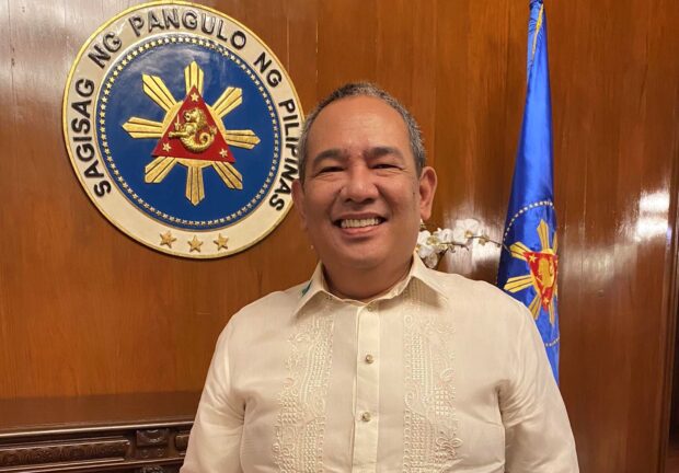 Journalist, author Joe Torres is new PIA chief | Inquirer News