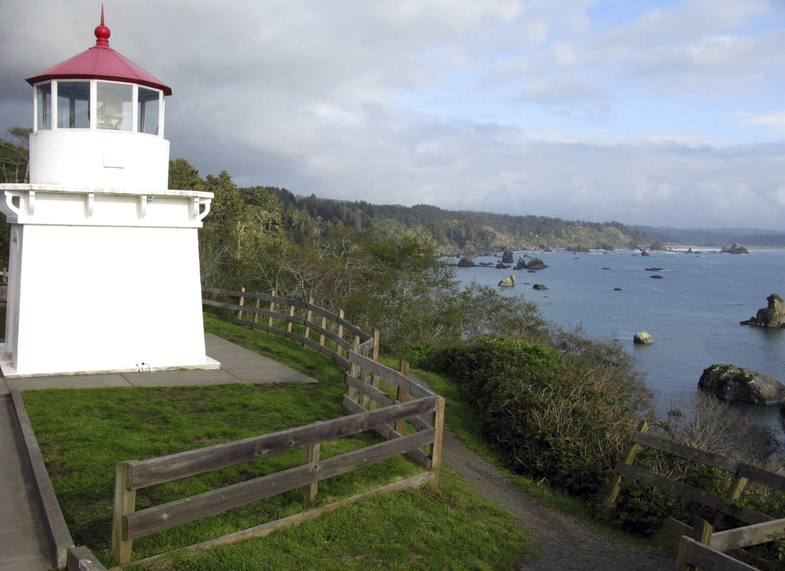 Magnitude 5.5 earthquake strikes offshore northern California region ...