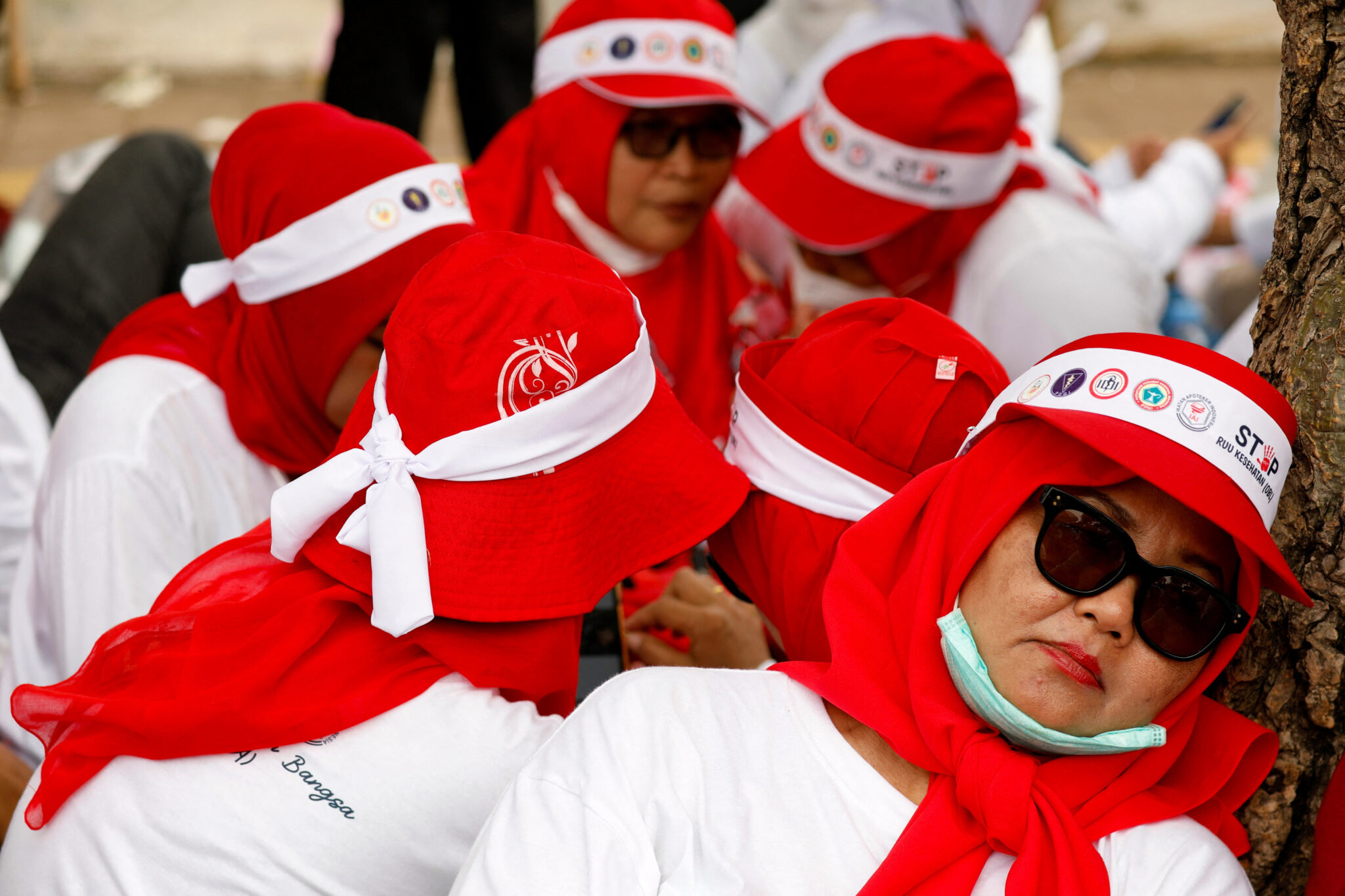 Indonesian doctors, nurses protest proposed changes to healthcare laws ...