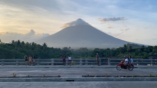 Mayon volcanic quakes spike as 100 cases logged in less than 12 hours ...