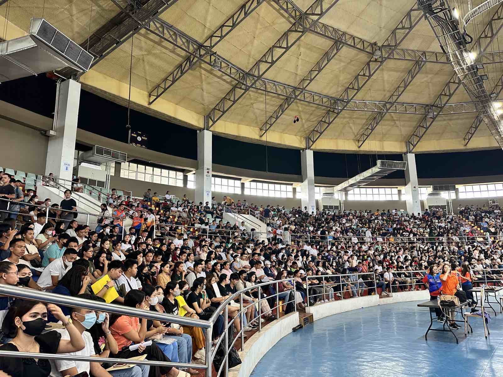 2,000 students in Tacloban City get P10M financial aid | Inquirer News