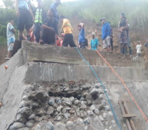 2 survive, 2 dead in Davao City bridge construction collapse | Inquirer ...