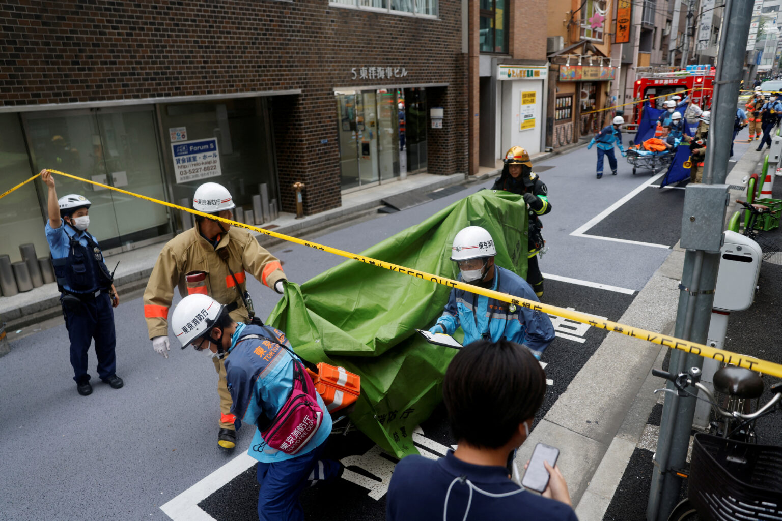 Explosion rips through building in Tokyo, four suffer minor injuries ...
