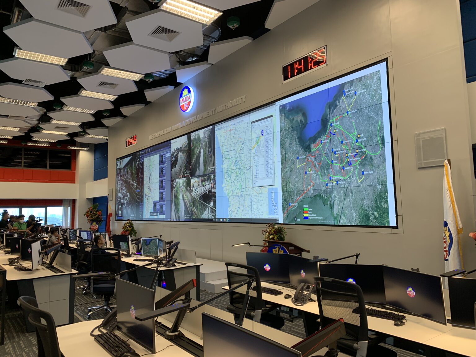 MMDA unveils P300 million state-of-the-art command center | Inquirer News