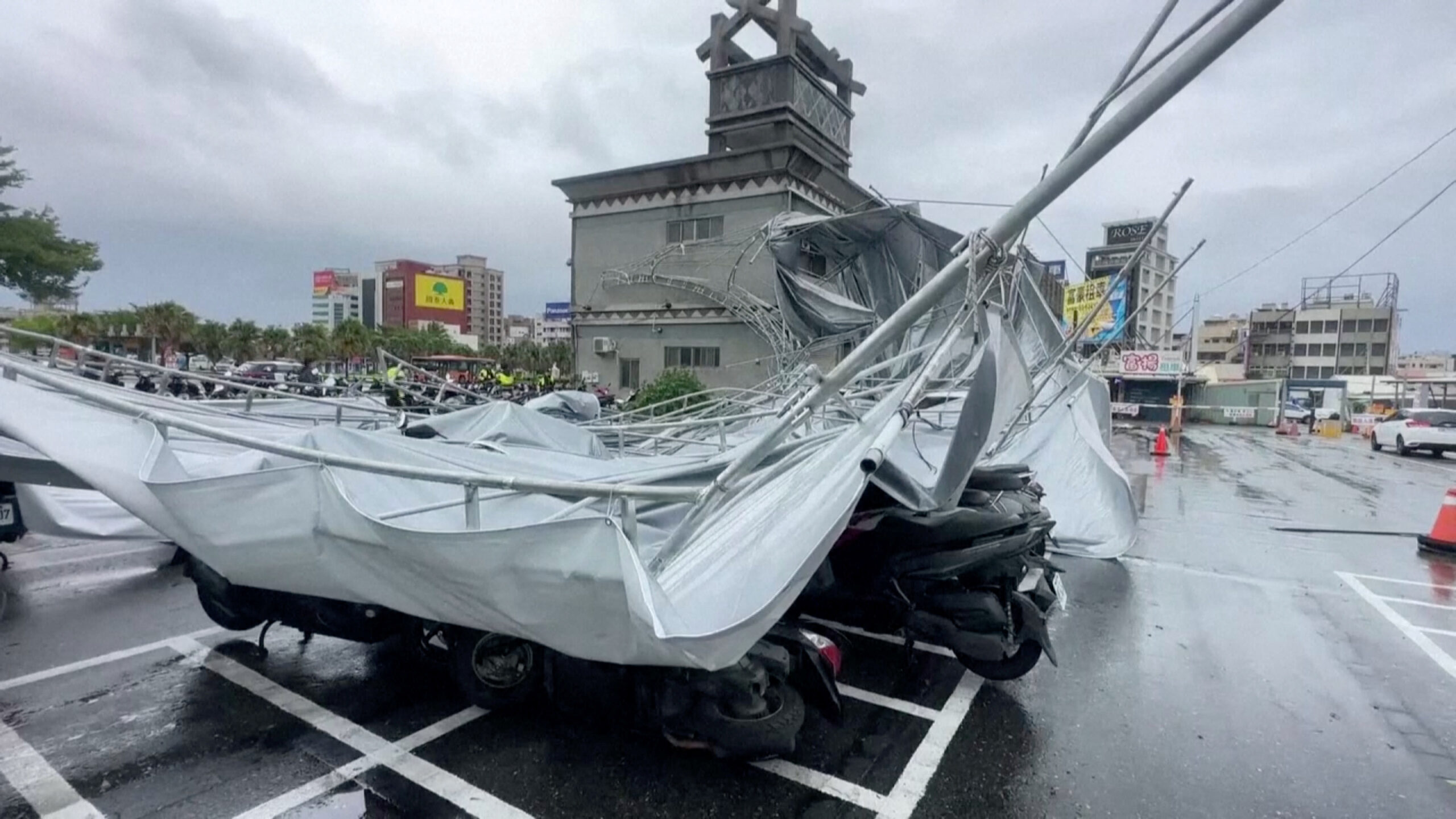 Thousands without power after Typhoon Haikui batters Taiwan | Inquirer News