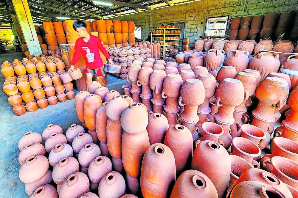 Pampanga potters keep tradition alive | Inquirer News