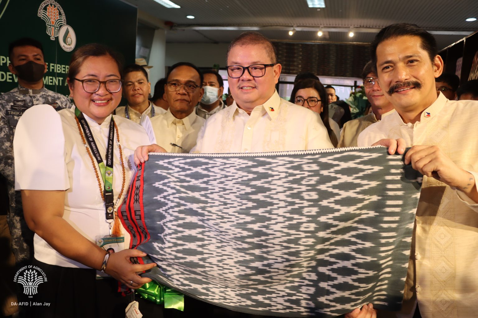 Fiber crops' economic value recognized at DA's 'hibla bida' summit | Inquirer News