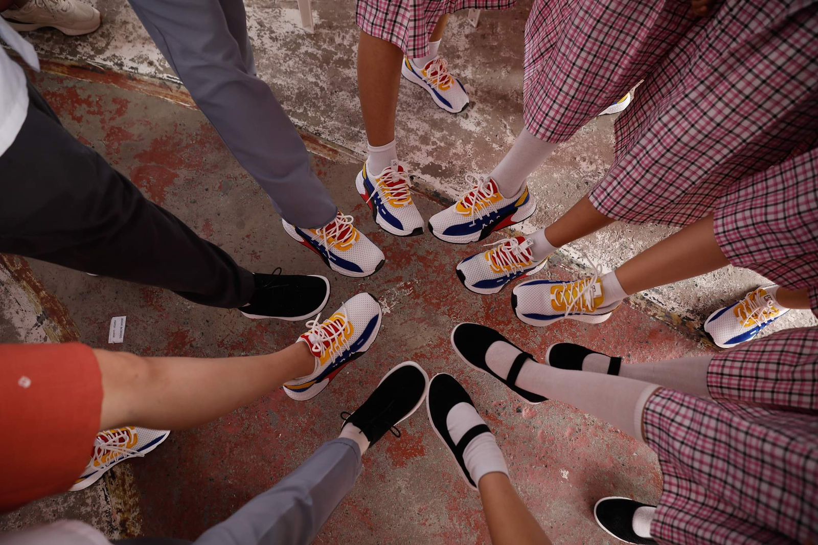 Taguig City starts distribution of school uniforms to students Taguig City starts distribution of school uniforms to students