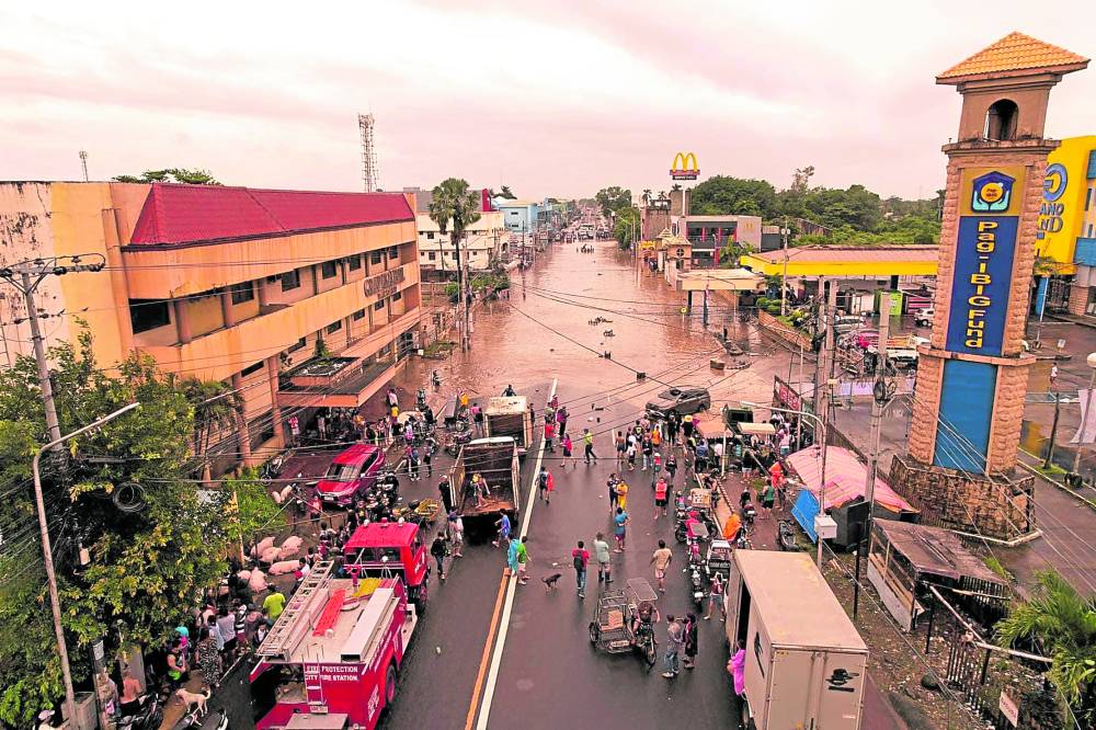 DPWH to install floodgates in Bacolod rivers | Inquirer News