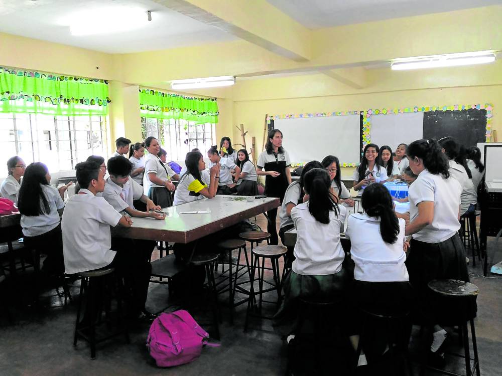 Teachers’ Christmas wish: Scrap extra paperwork | Inquirer News