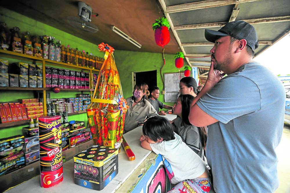PNP to crack down on illegal fireworks after Bulacan factory blast