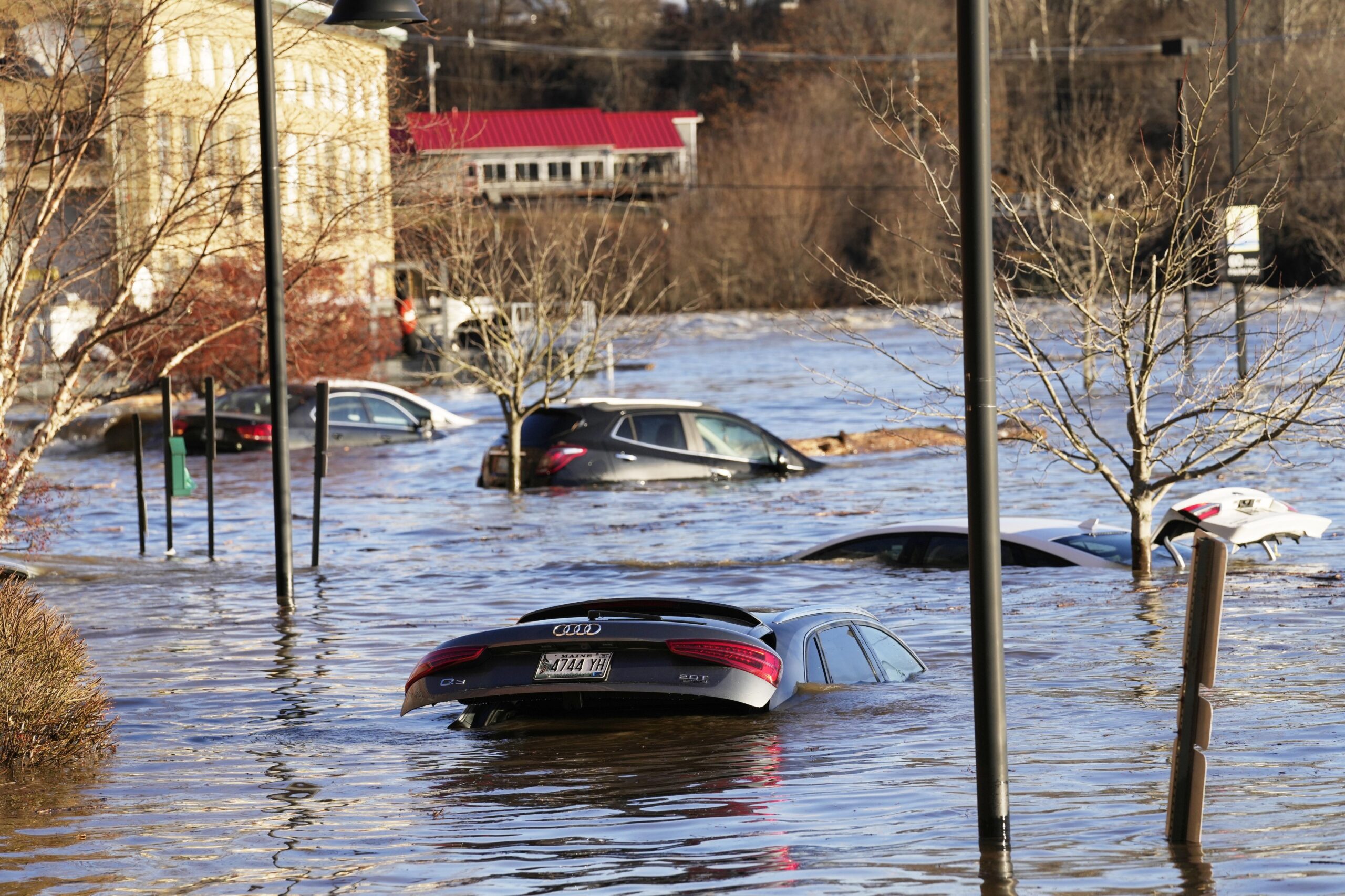 Storm wreaks havoc in Maine, disrupting Christmas preparations ...