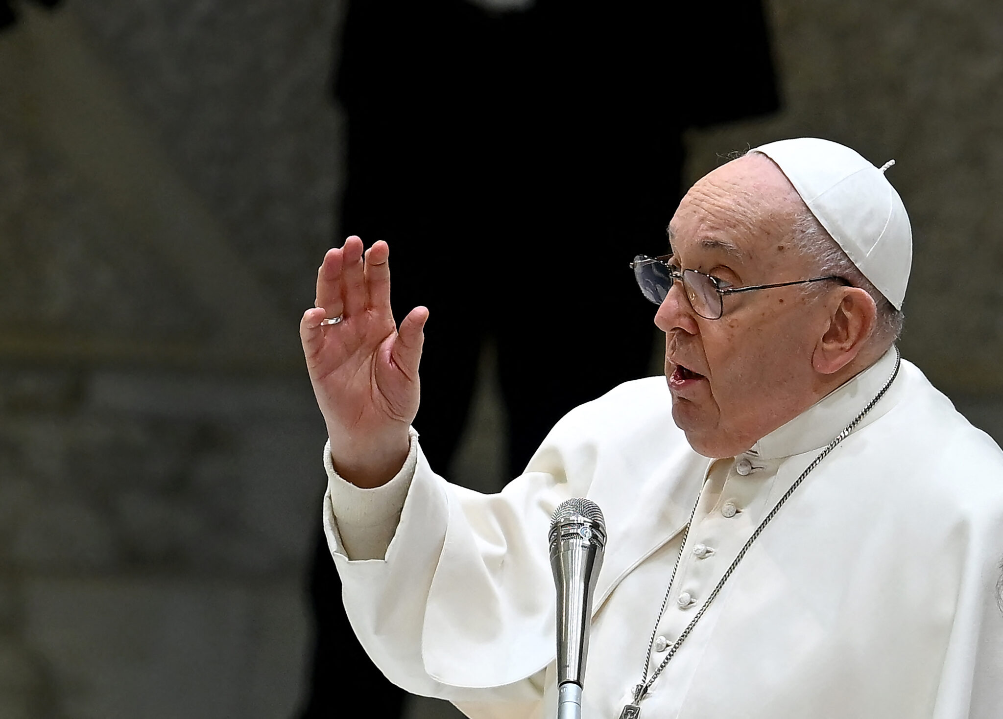 Pope: Dioceses should honor ‘saints next door’