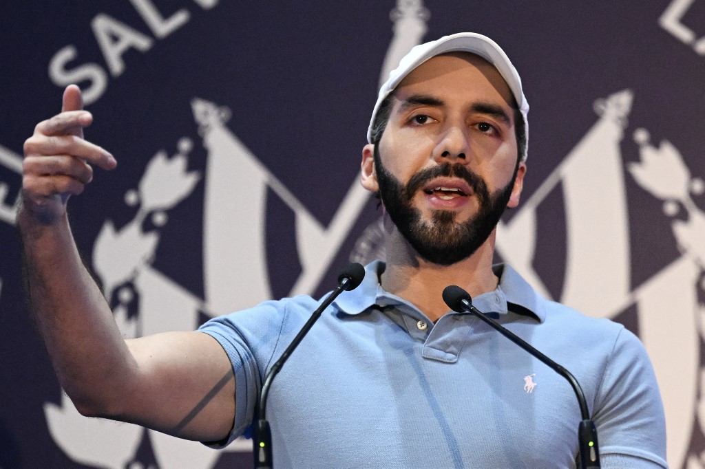 Nagsara ang mga botohan sa El Salvador kung saan nakatakdang manalo si ...