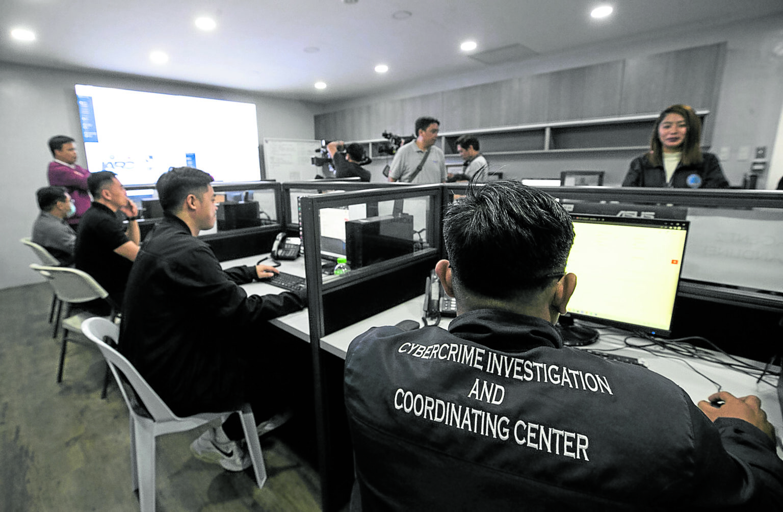 Identity theft, scams via social media on the rise | Inquirer News