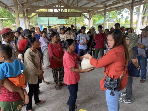 Teduray folk flee from men who looted their village in Maguindanao