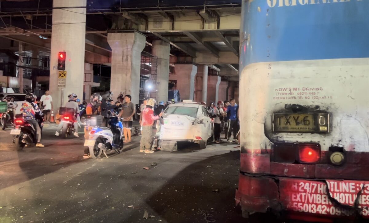 3 dead, 17 hurt in Fairview multi-vehicle accident