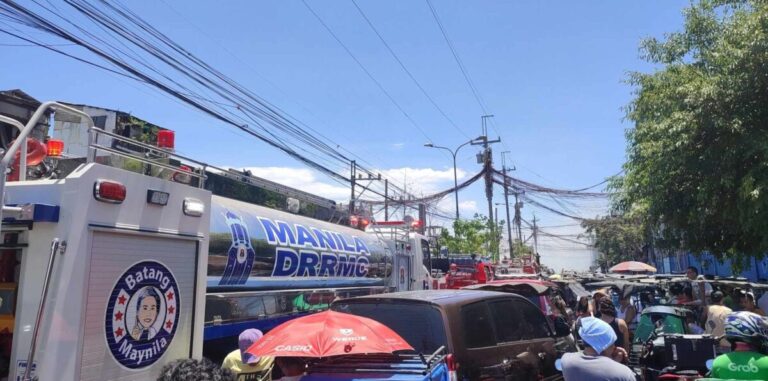 Fire burns houses at Parola Compound, Manila for 2nd time in April