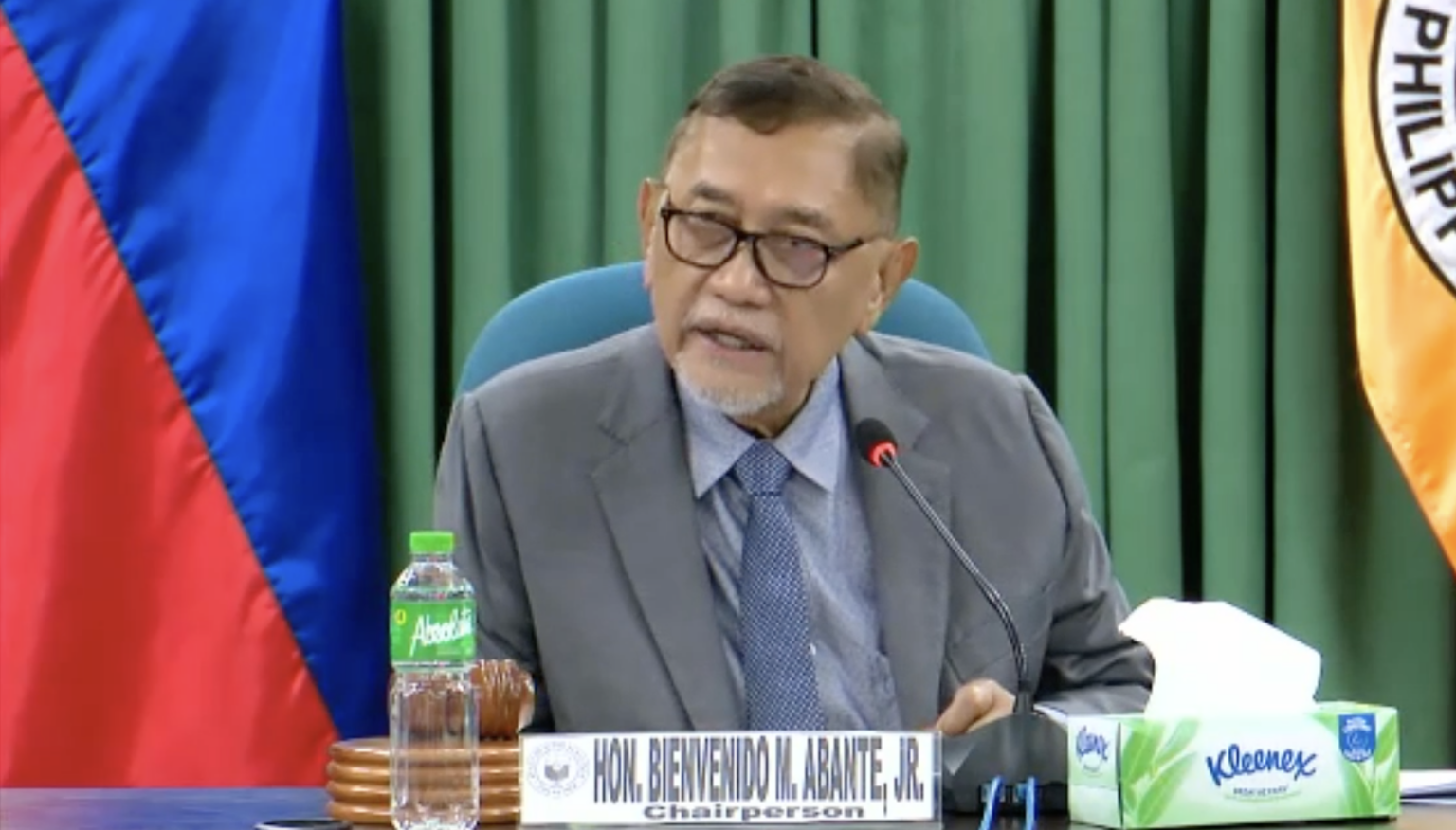 Abante calls some vloggers 'stupid': They write without thinking