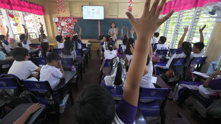 Enrollment in PH schools declining — DepEd data