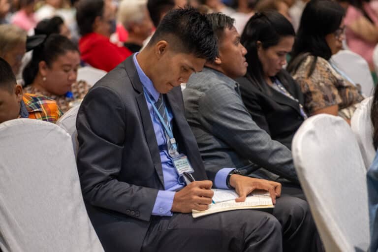 480,000 people to attend JW conventions nationwide