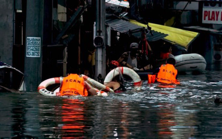 Floods hit Metro Manila streets after heavy rains – MMDA