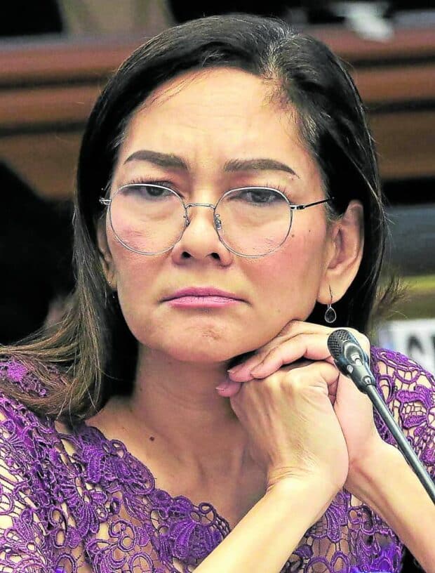 Hontiveros to fight OVP budget hike
