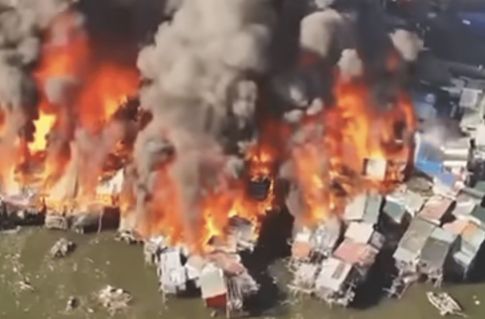 Fire hits Isla Puting Bato in Tondo, Manila