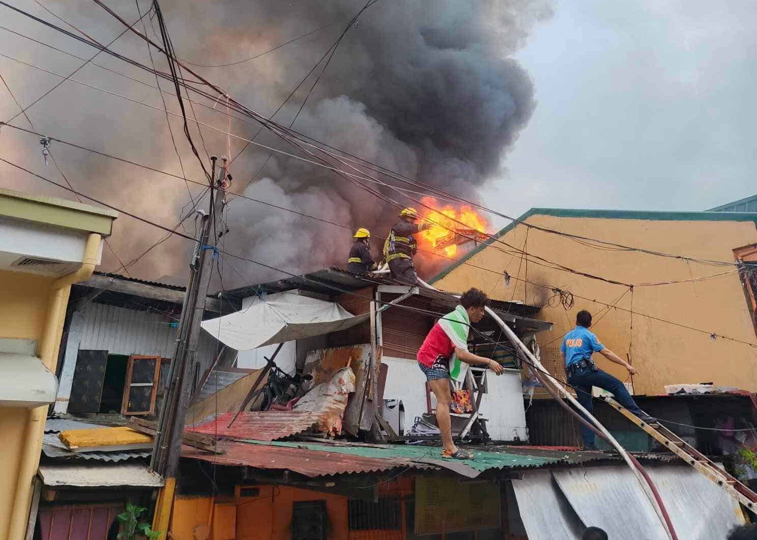 Residents beat up man who allegedly started fire in Manila