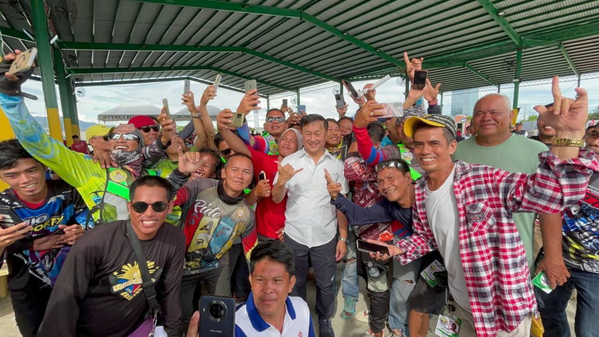 4,000 'habal-habal' riders welcome Tolentino in Cebu