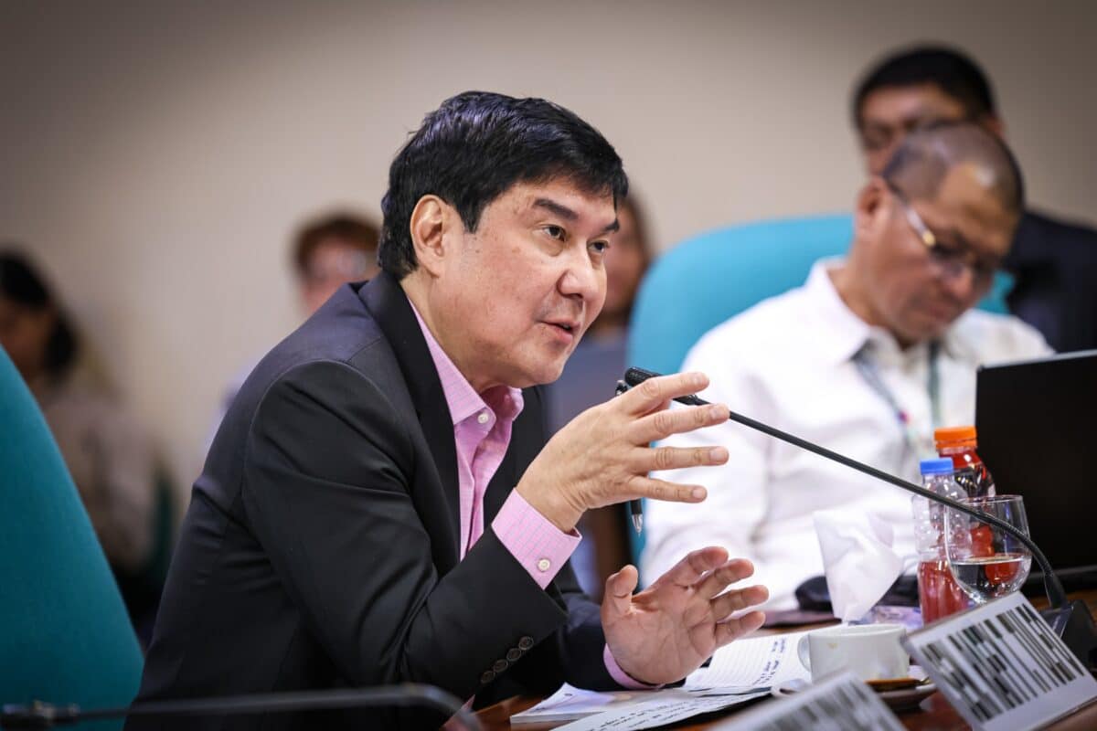 Tulfo wants hazard pay for MMDA traffic enforcers, street sweepers