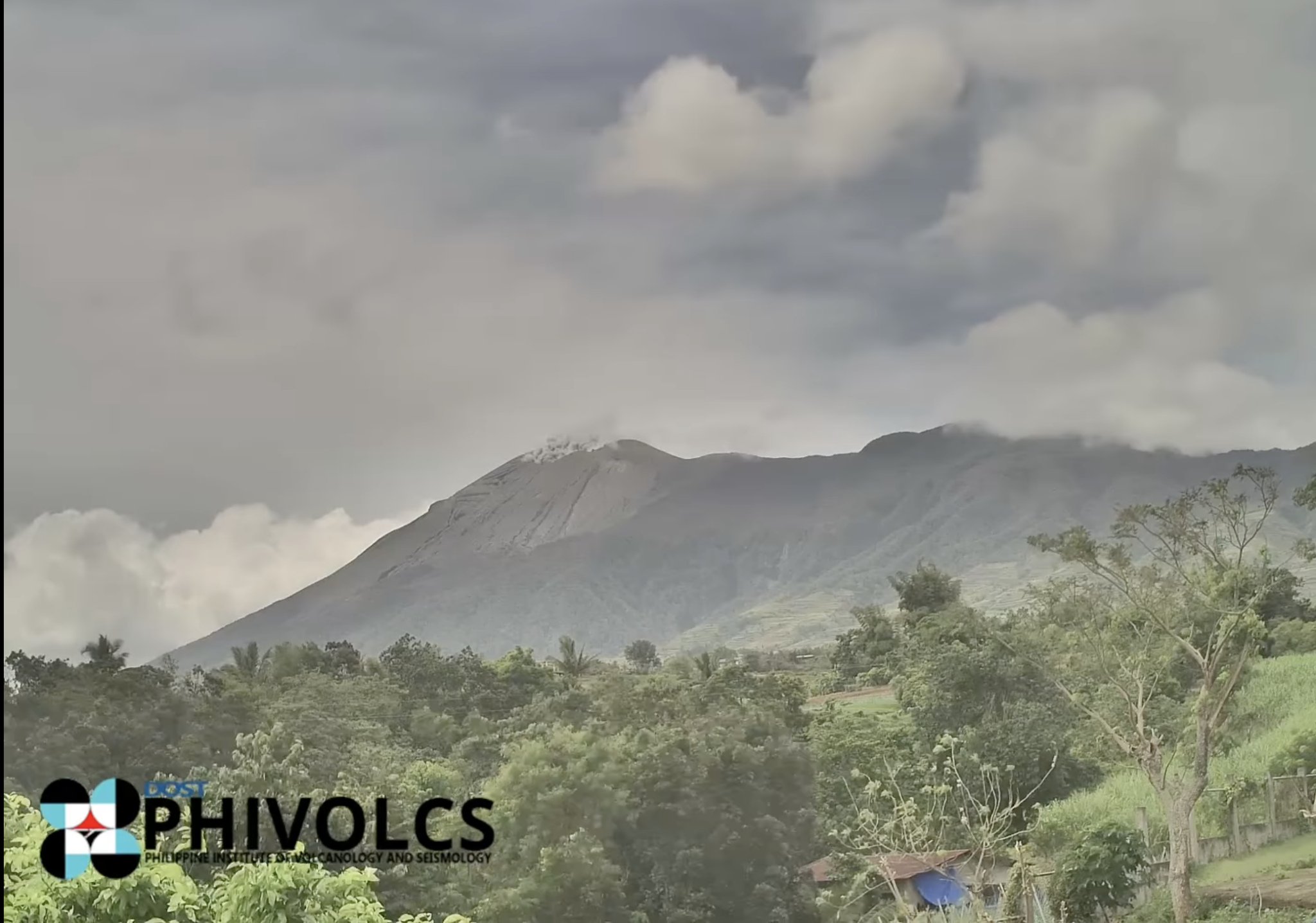 Kanlaon Volcano emits ash anew — Phivolcs