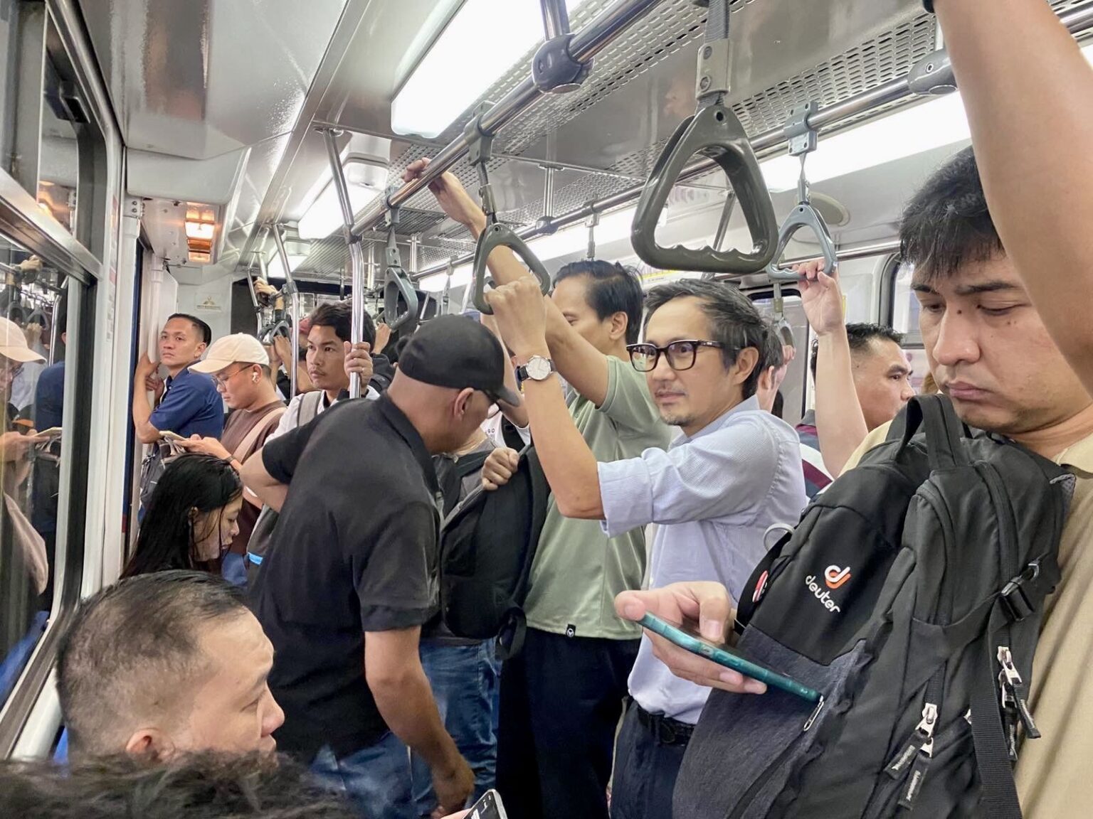 Extension of MRT-3 evening operating hours possible next week