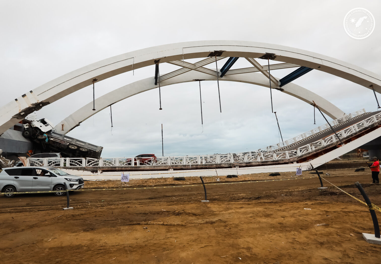 DPWH given a month to finish probe of Isabela bridge collapse