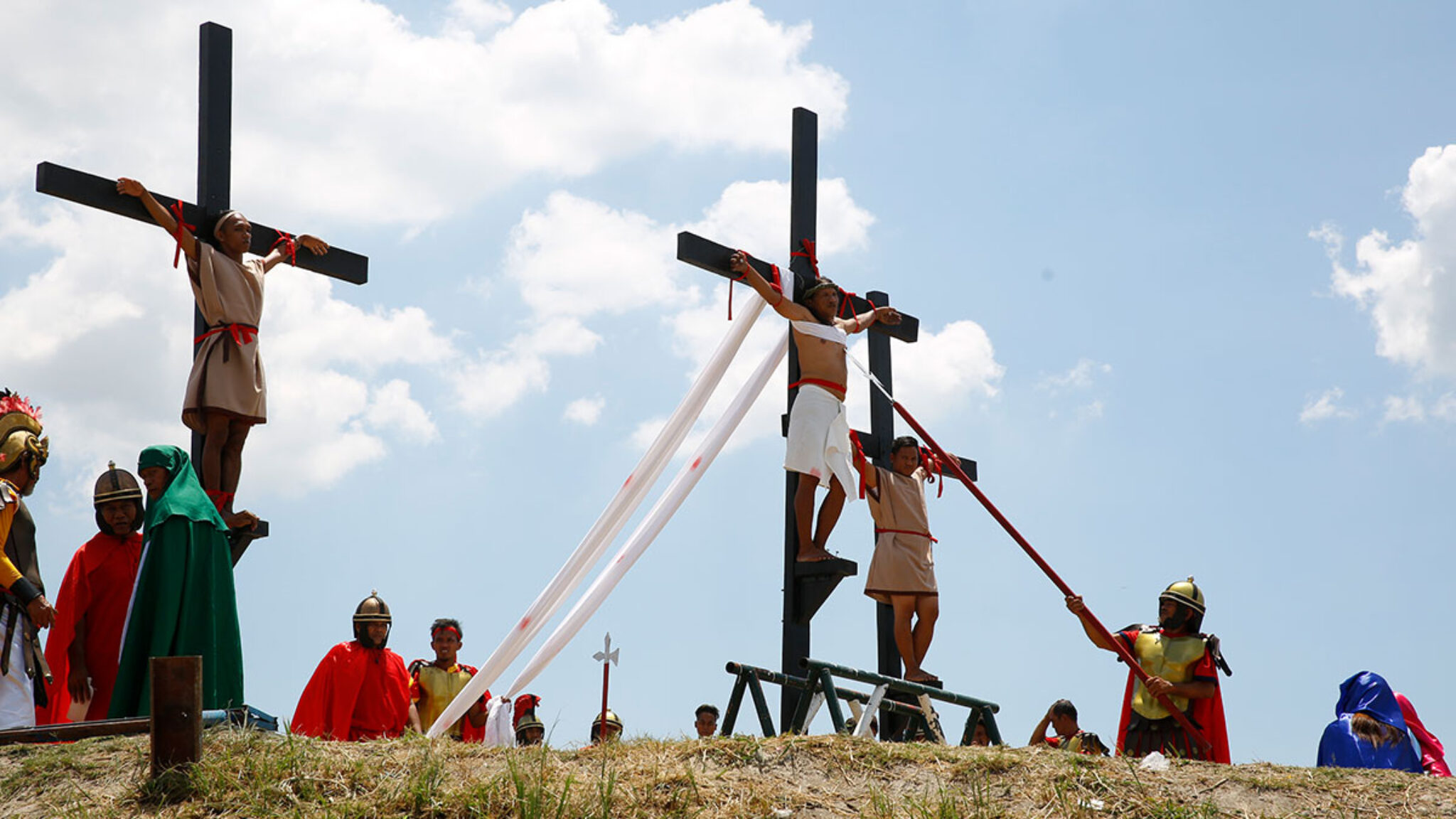 Fewer ‘Kristo’ turn out for Cutud crucifixions