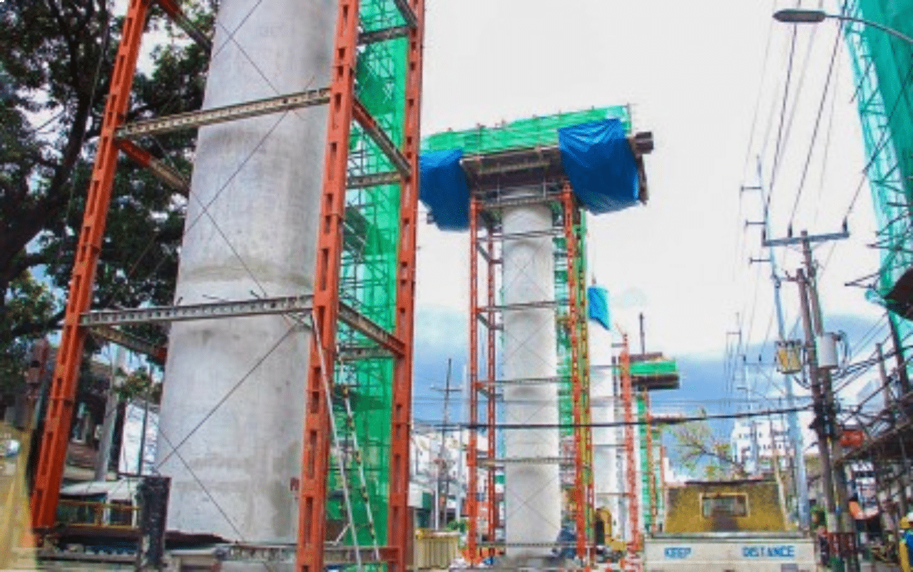 SMC: Scaffolding, not MRT-7 post collapsed in construction site