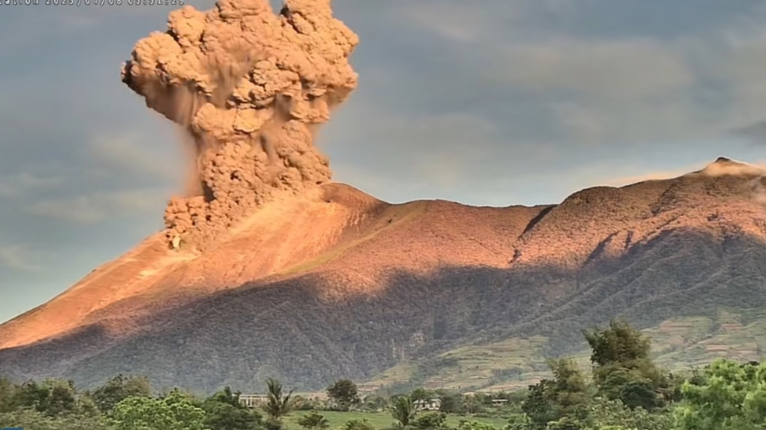 Kanlaon erupts; third big blast since 2024