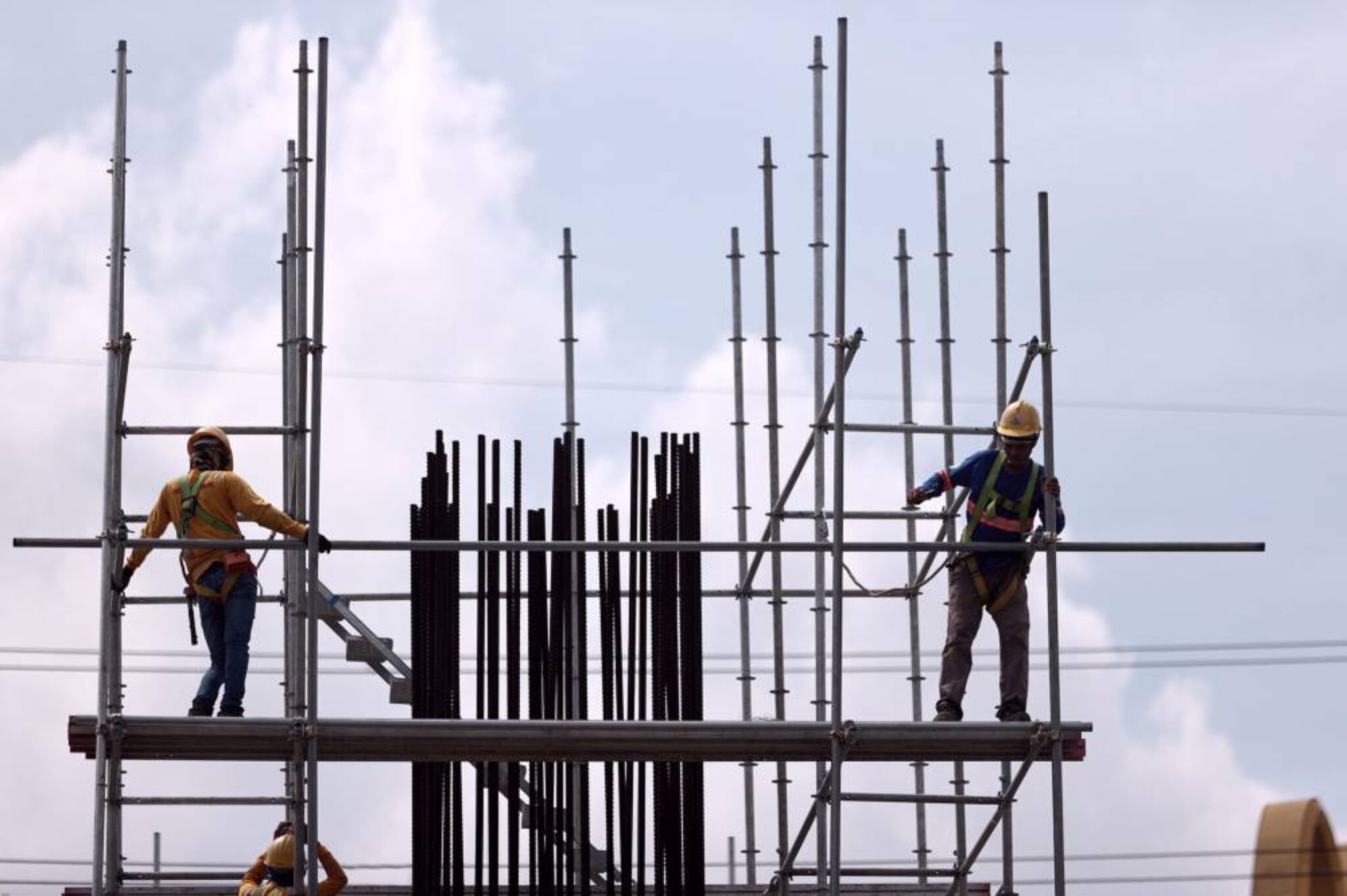 SMC: Scaffolding, not MRT-7 post collapsed in construction site