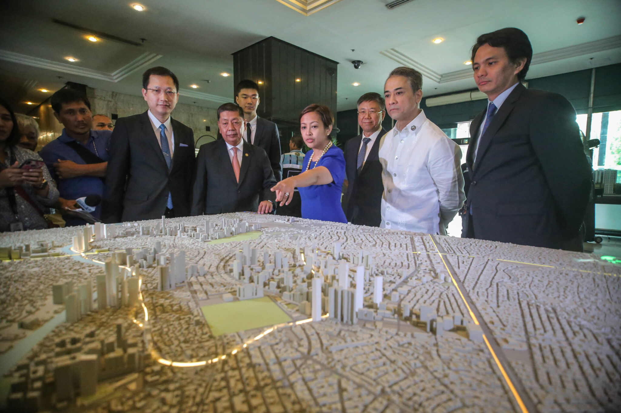 Makati-Taguig row derails P200-B subway project