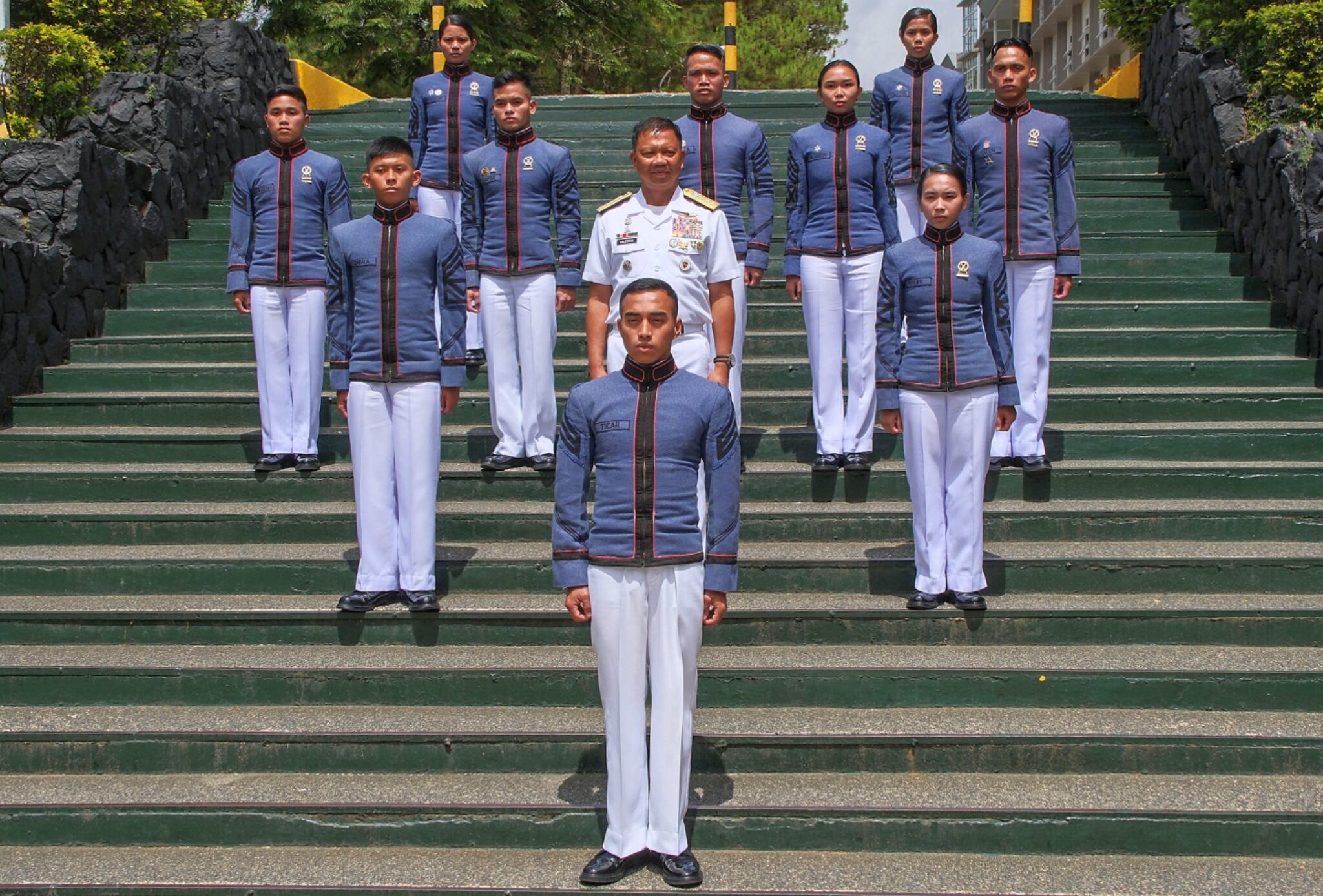 Top cadets honored ahead of PMA graduation with Marcos