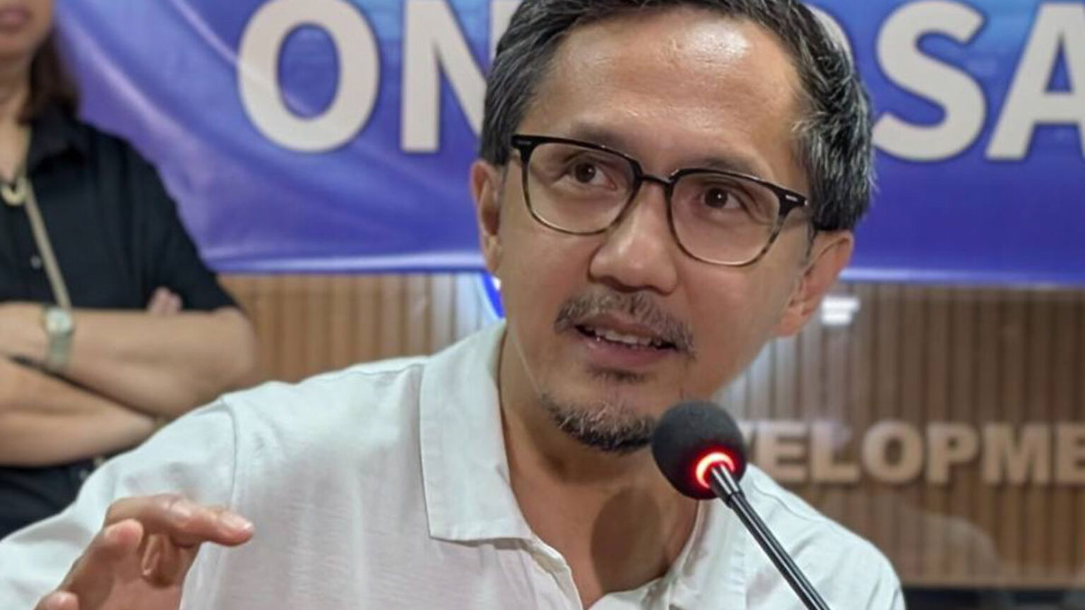 4 caught making fake vehicle license plates