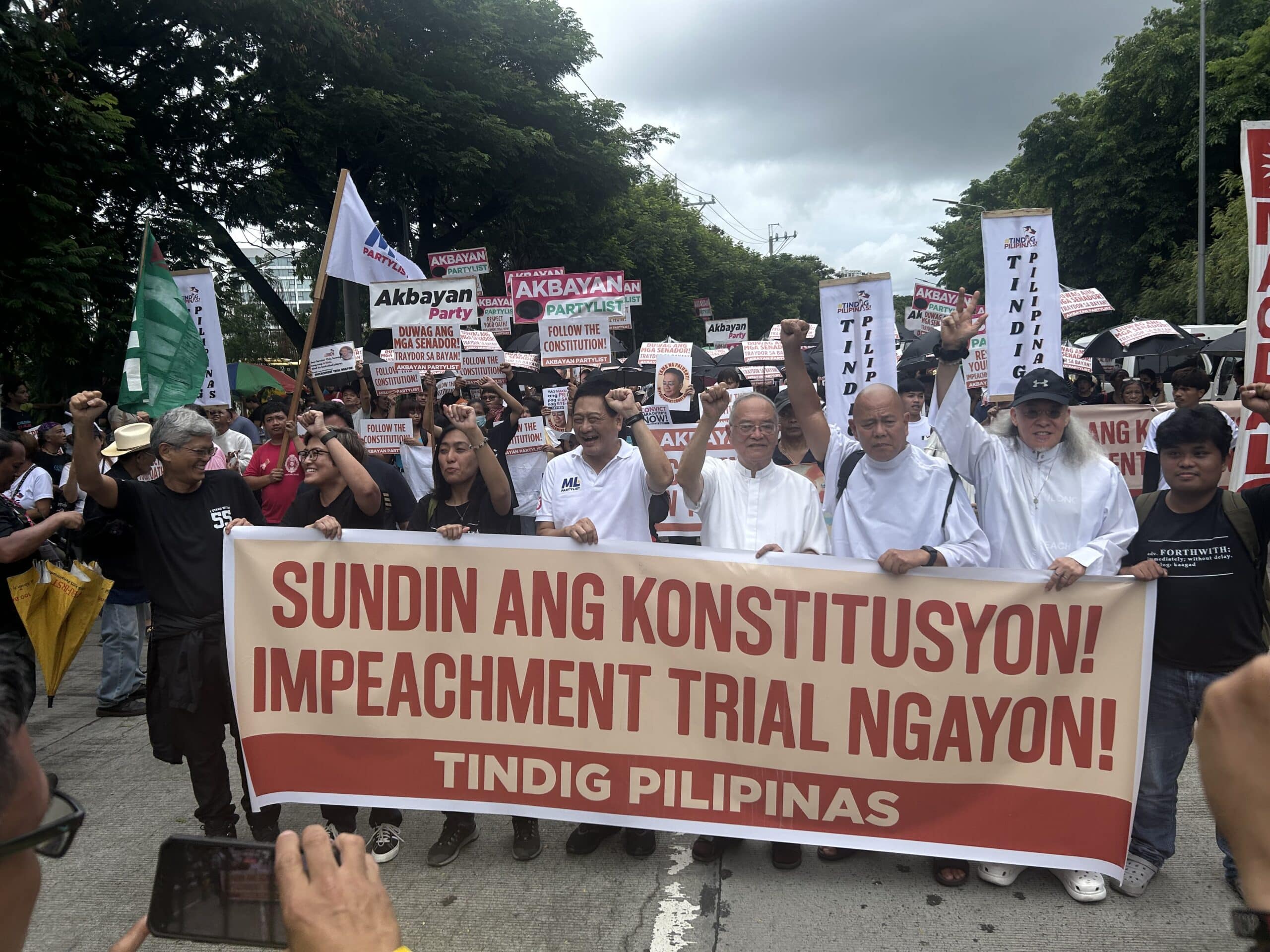 Protesters rally in numbers at Senate over Duterte trial delay