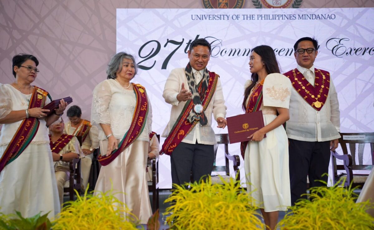 Angara to UP Mindanao graduates: Go where the wound is