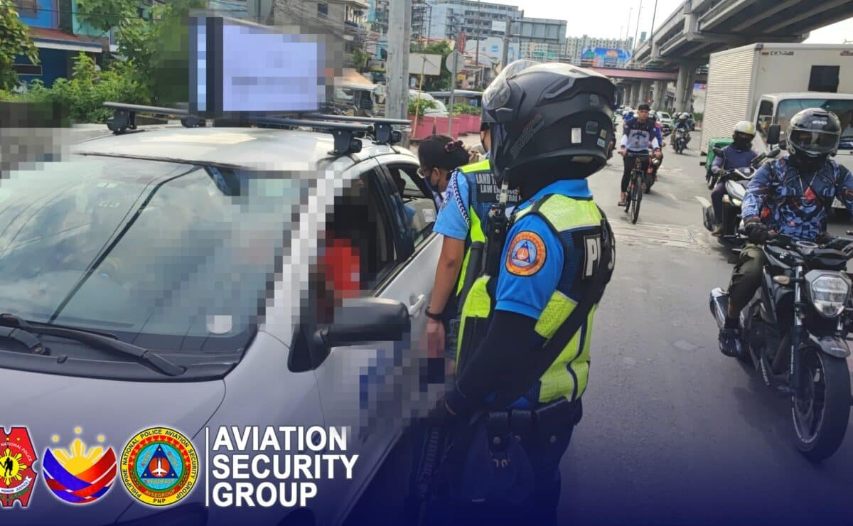 Volunteer drivers help catch colorum taxis, overcharging cabbies