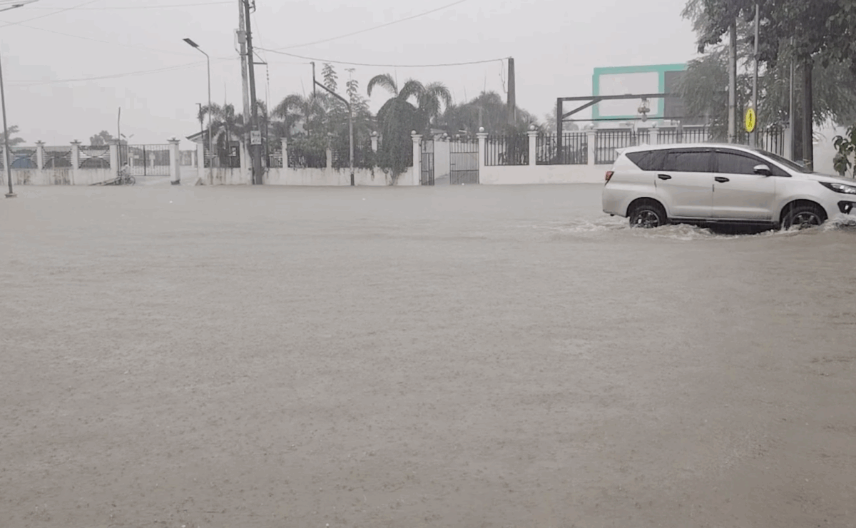 LOOK: Flooding outside Senate