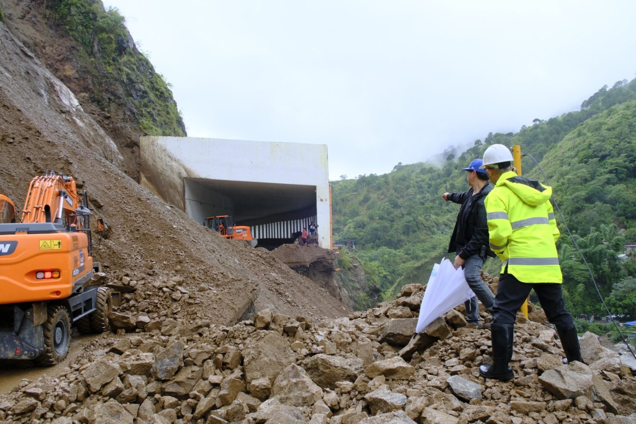 Magalong seeks audit of typhoon-damaged Kennon Road rockshed