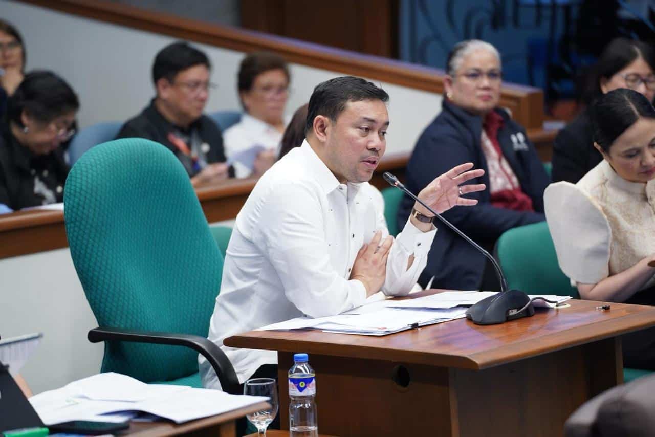 Mark Villar continues fight against online scammers with new bill