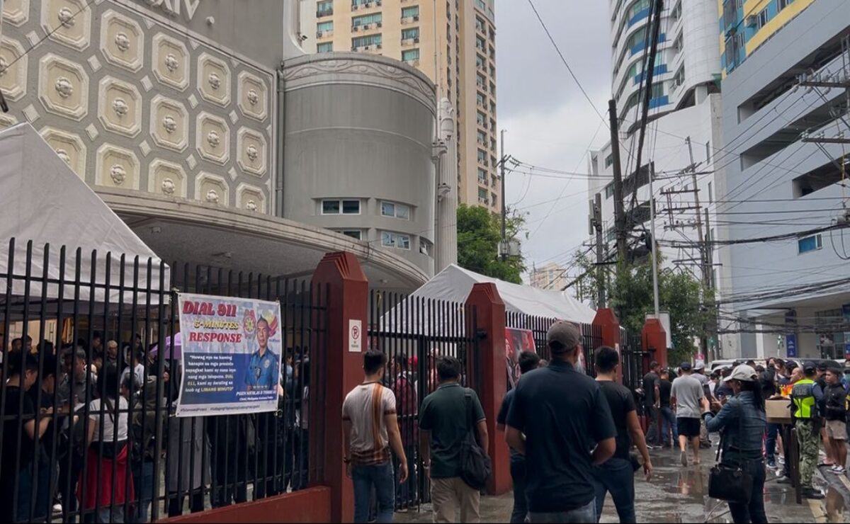 Possible Duterte-Torre match draws thousands to Rizal coliseum