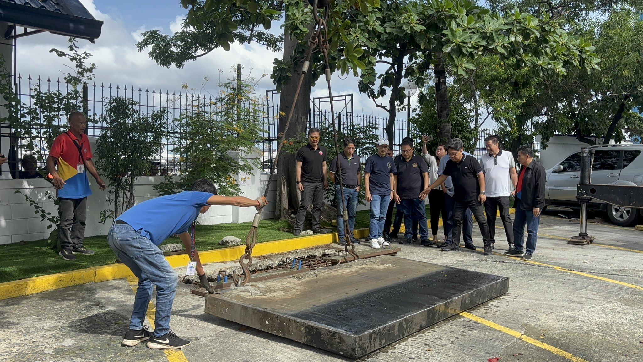 Floodgate along Roxas Blvd opened to ease flooding