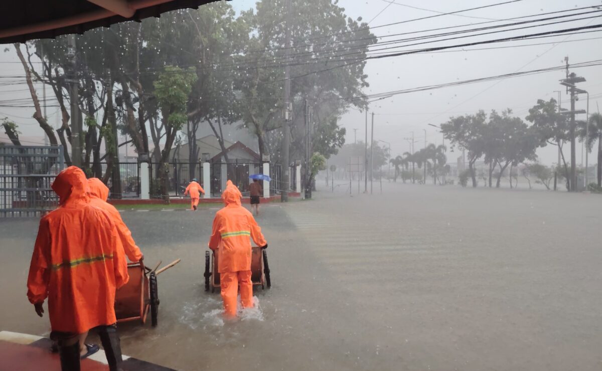LOOK: Flooding outside Senate